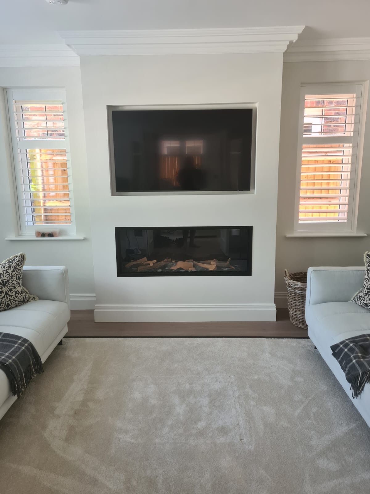 Contemporary Gas Media Wall Installation : Henley